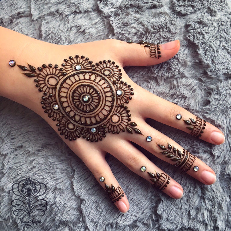 Mandala Mehndi Design for Hand - K4 Fashion