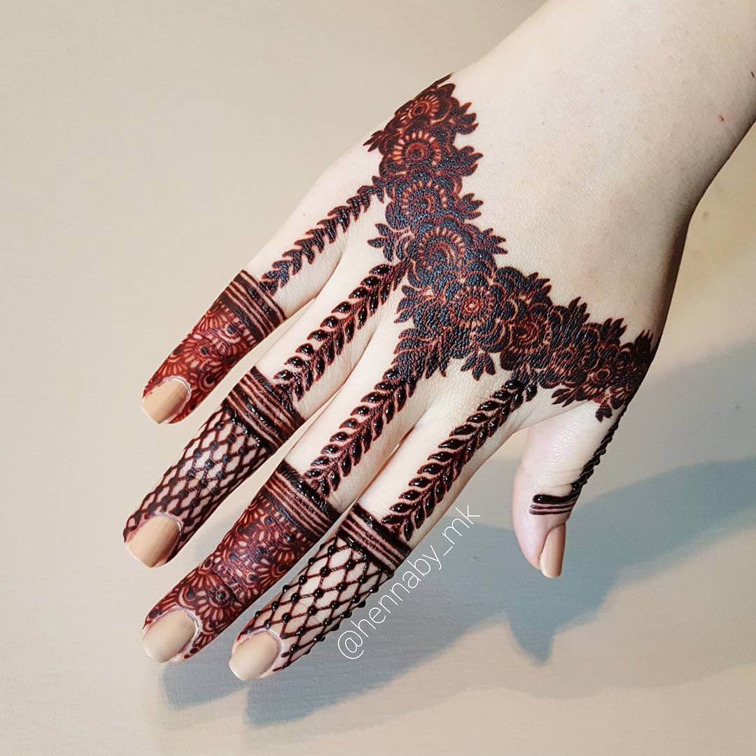 Unique Mehndi Design for Bride & Bridesmaids - K4 Fashion