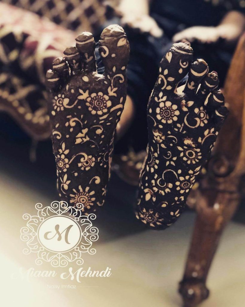 30+ Attractive Mehndi Designs For Sole of Foot - K4 Fashion
