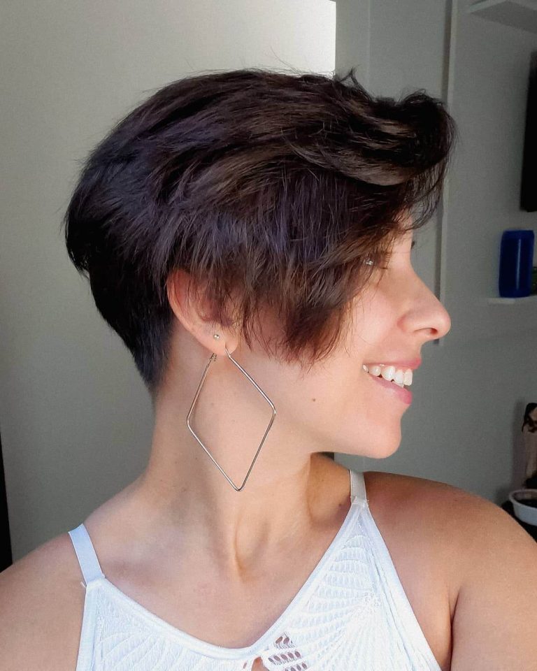 Ear Length Hairstyle for Women - K4 Fashion