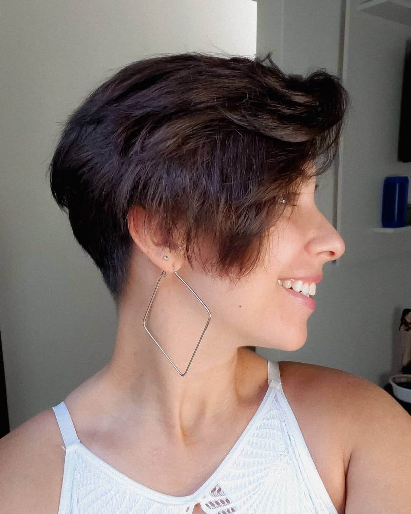 Ear Length Hairstyle for Women - K4 Fashion