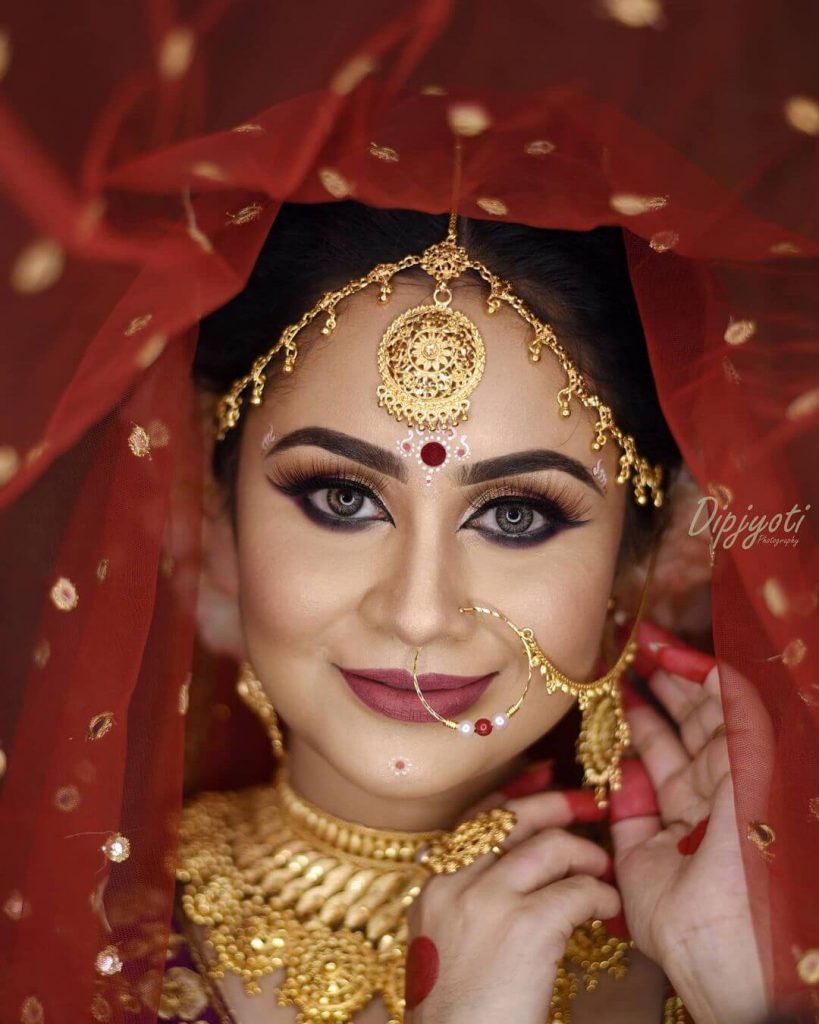 Bengali Bridal Eye Makeup Look in Saree - K4 Fashion