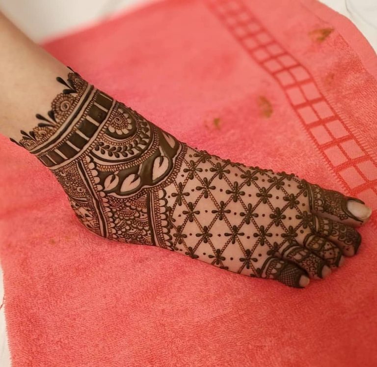 Trendy Leg Mehndi Designs for Indian Bride - K4 Fashion