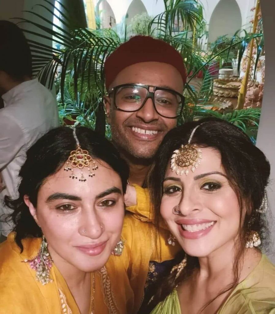 Bigg Boss Contestant Priya Malik Ties The Knot With Fiancé Karan Bakshi ...