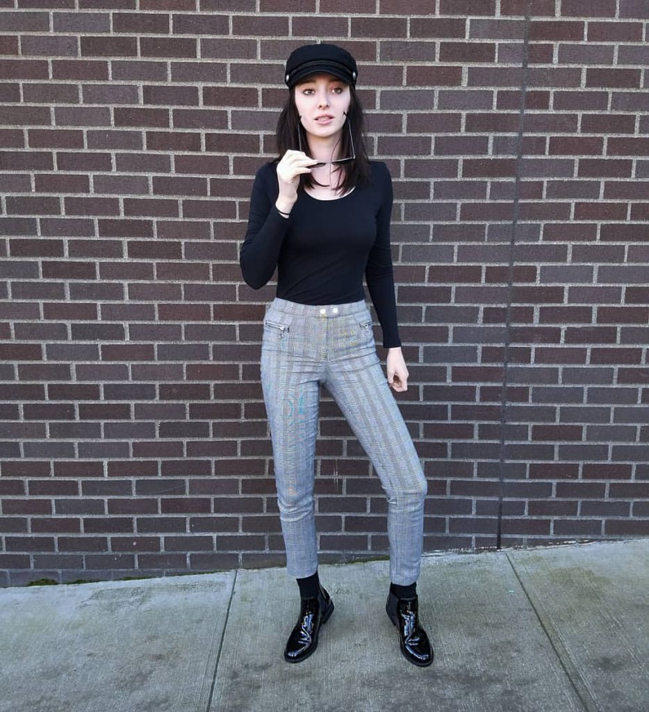 Emma Is Blessed To Transform A Casual Look Into Stunning - K4 Fashion