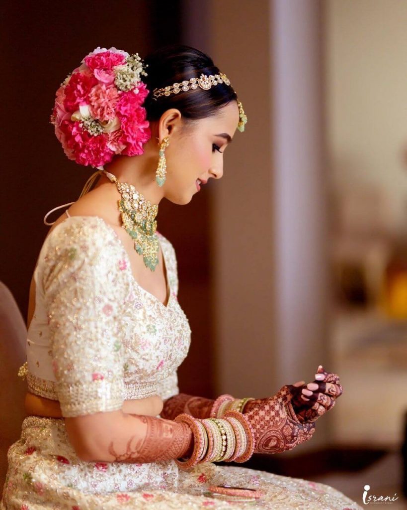 Bridal Floral Bun Hairstyles And Ideas For Your Big Day - K4 Fashion