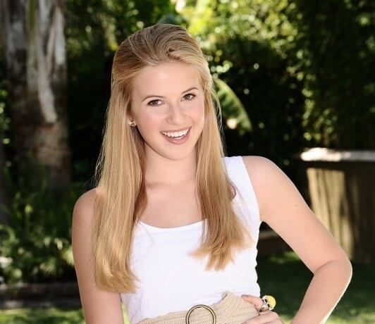 Caroline Sunshine - Outfits, Style, & Looks - K4 Fashion