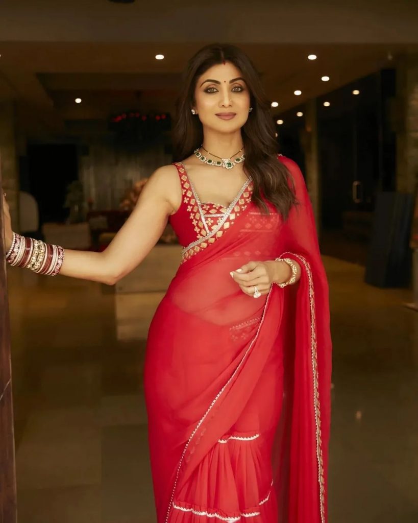 Shilpa Shetty Shares Pictures of Her Karwa Chauth Celebrations - K4 Fashion