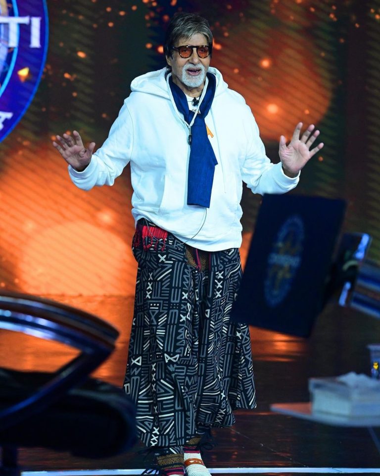 Amitabh Bachchan's Inspired Fashionable Clothing For Men Over 80 - K4 ...