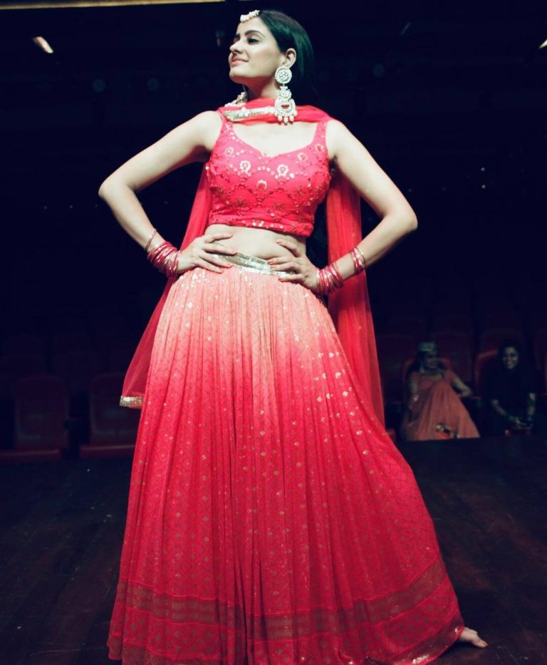 Ayesha Singh Outfits Looks And Style - K4 Fashion