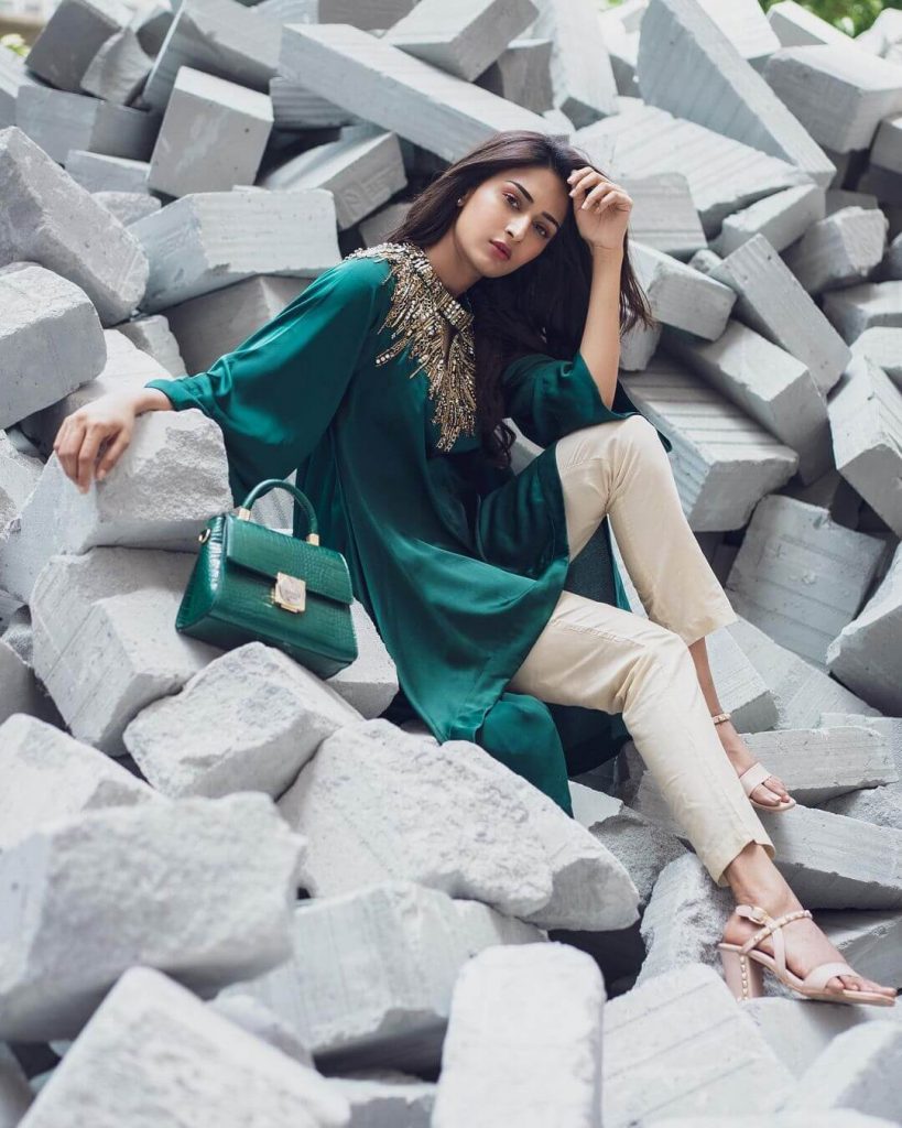 Erica Fernandes Fabulous Outfit And Looks - K4 Fashion