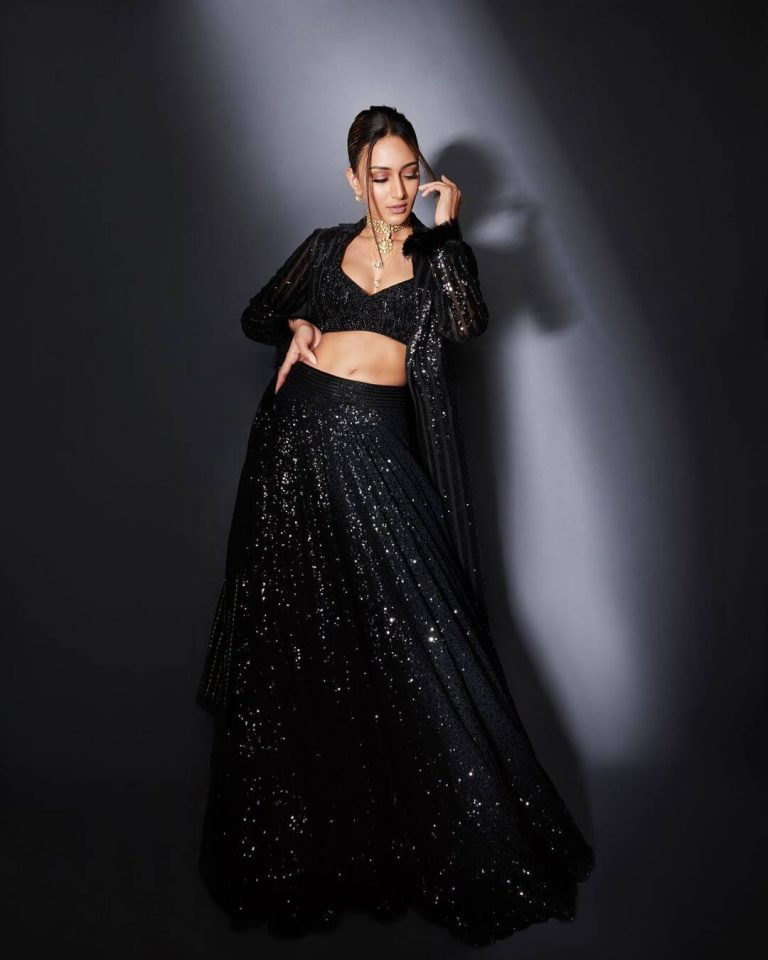 Erica Fernandes Fabulous Outfit And Looks - K4 Fashion