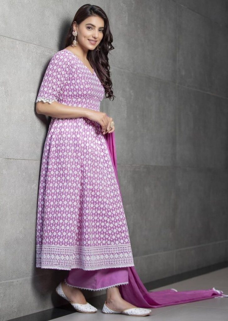 Ginni Kapoor Classy Outfits And Looks - K4 Fashion