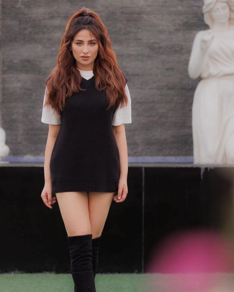 Mahira Sharma Lovely Outfits And Styles - K4 Fashion
