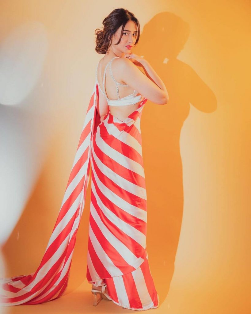Mahira Sharma Lovely Outfits And Styles - K4 Fashion