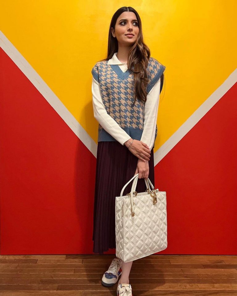 Nimrat Khaira Desi And Classy Outfits - K4 Fashion