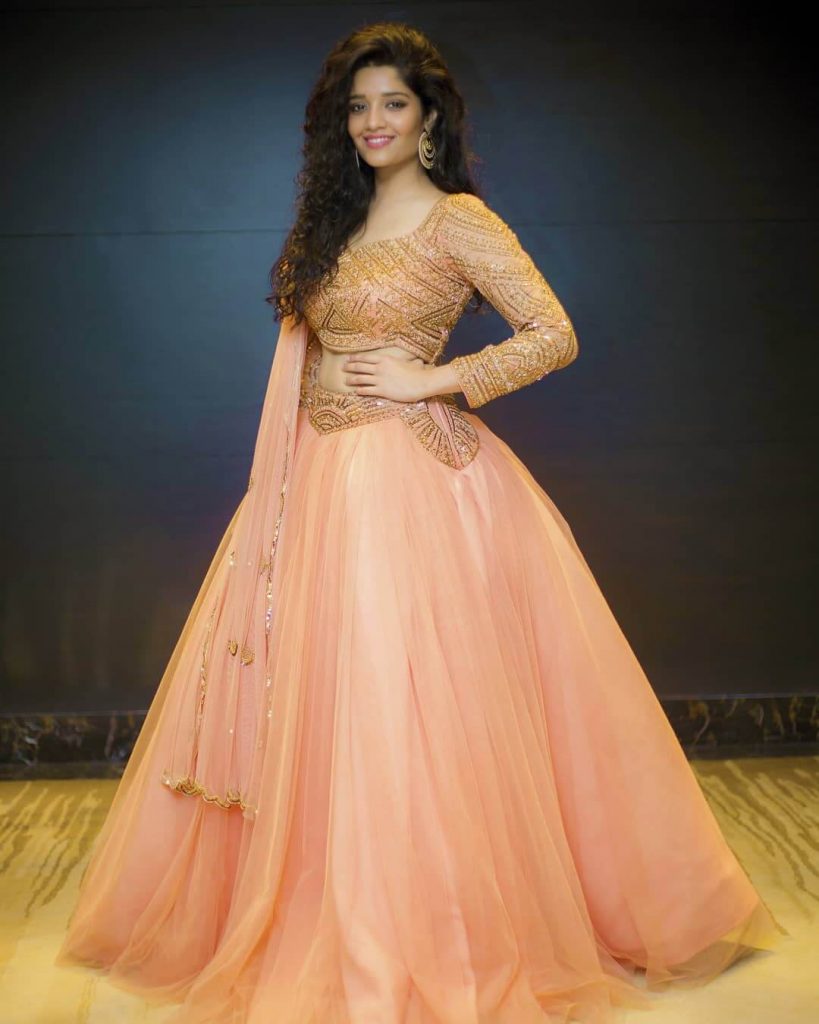 Ritika Singh Gorgeous Style And Outfits - K4 Fashion