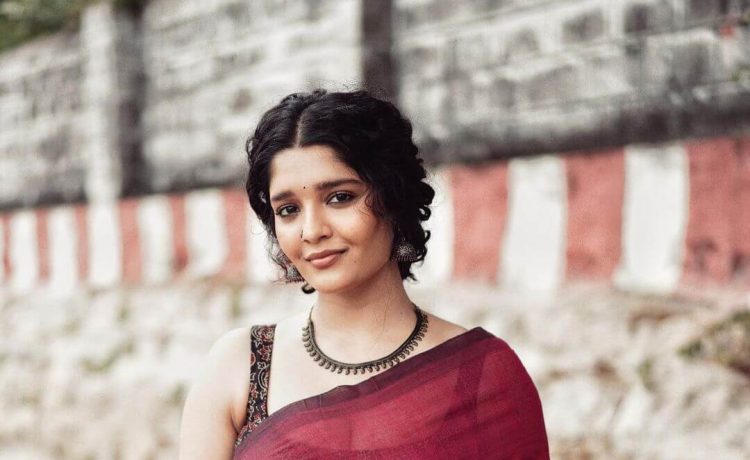 Ritika Singh Gorgeous Style And Outfits - K4 Fashion