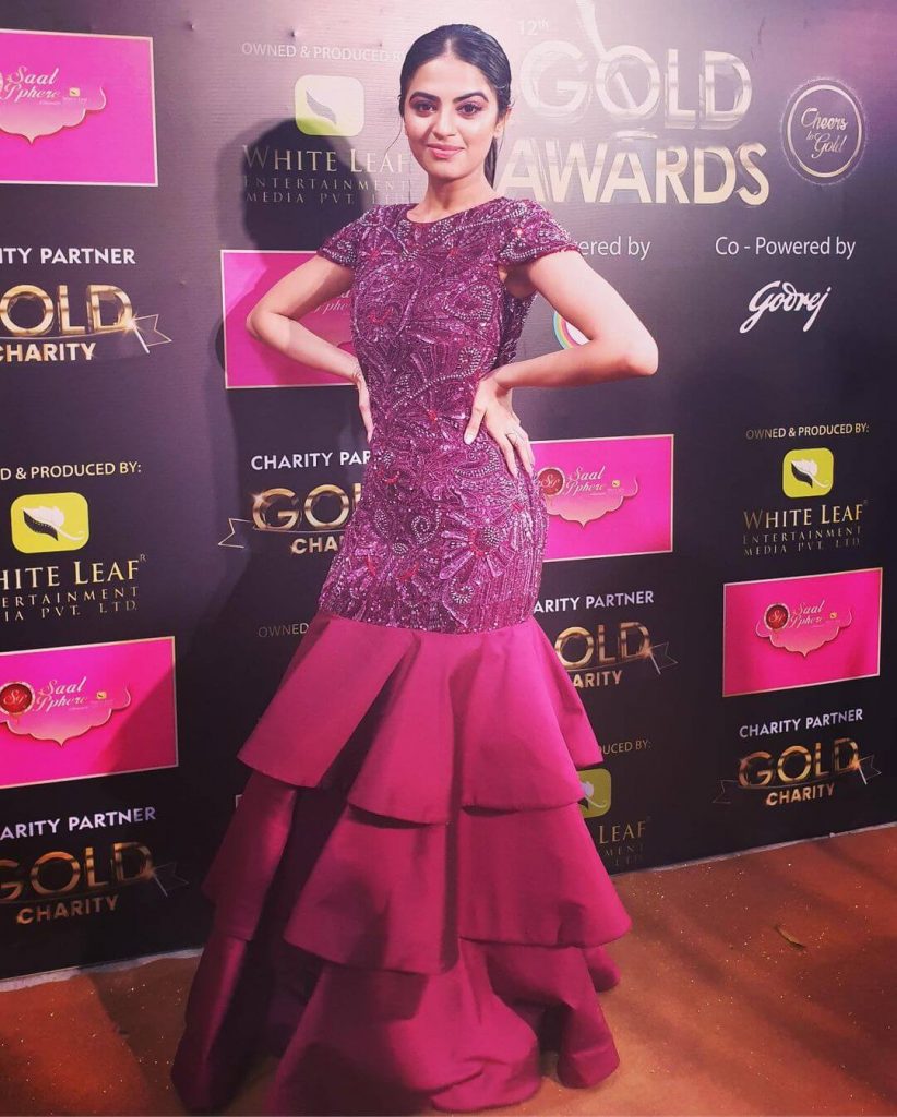 Roshni Sahota Stylish And Tasteful Outfits And Looks - K4 Fashion