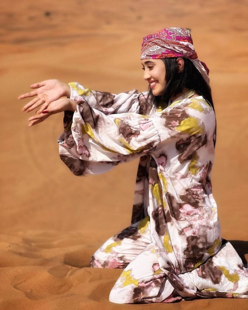 Shivangi Joshi Stylish And Traditional Outfit - K4 Fashion