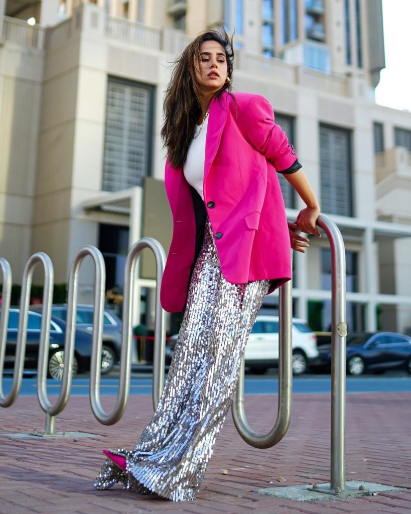 Sunanda Sharma Looks And Outfits - K4 Fashion