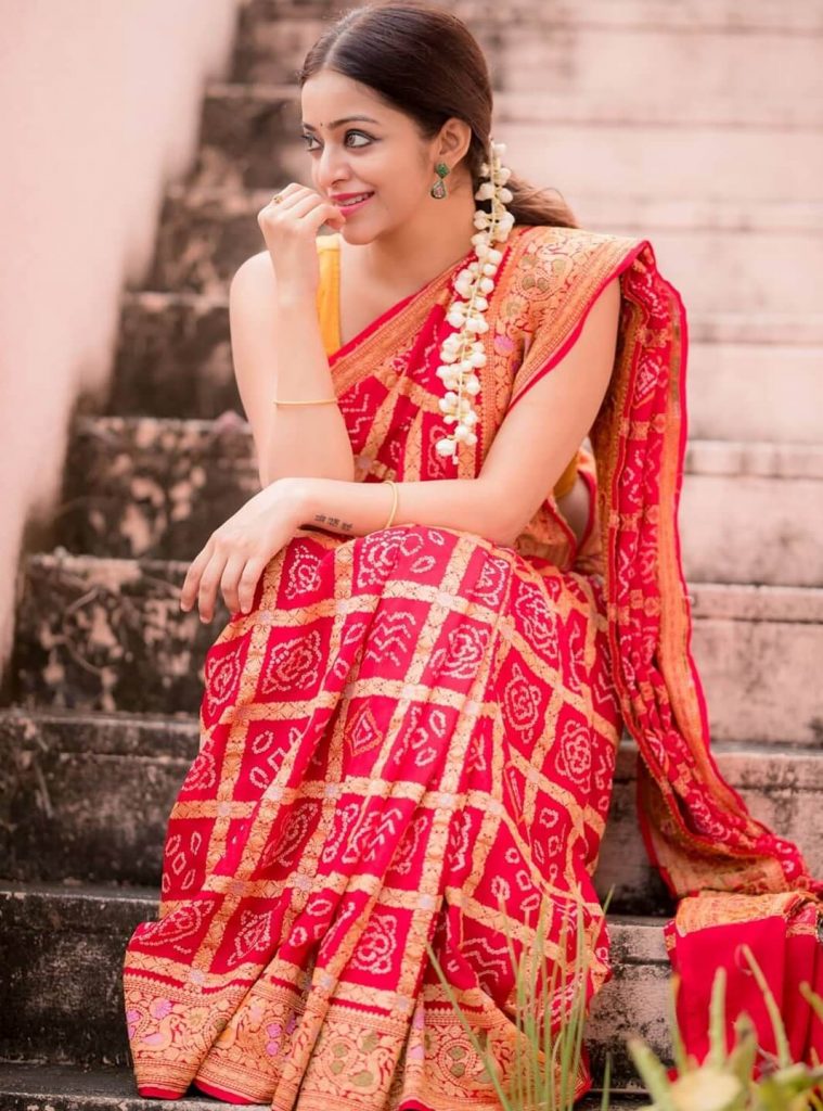 Janani Iyer Divine Outfits And Looks - K4 Fashion