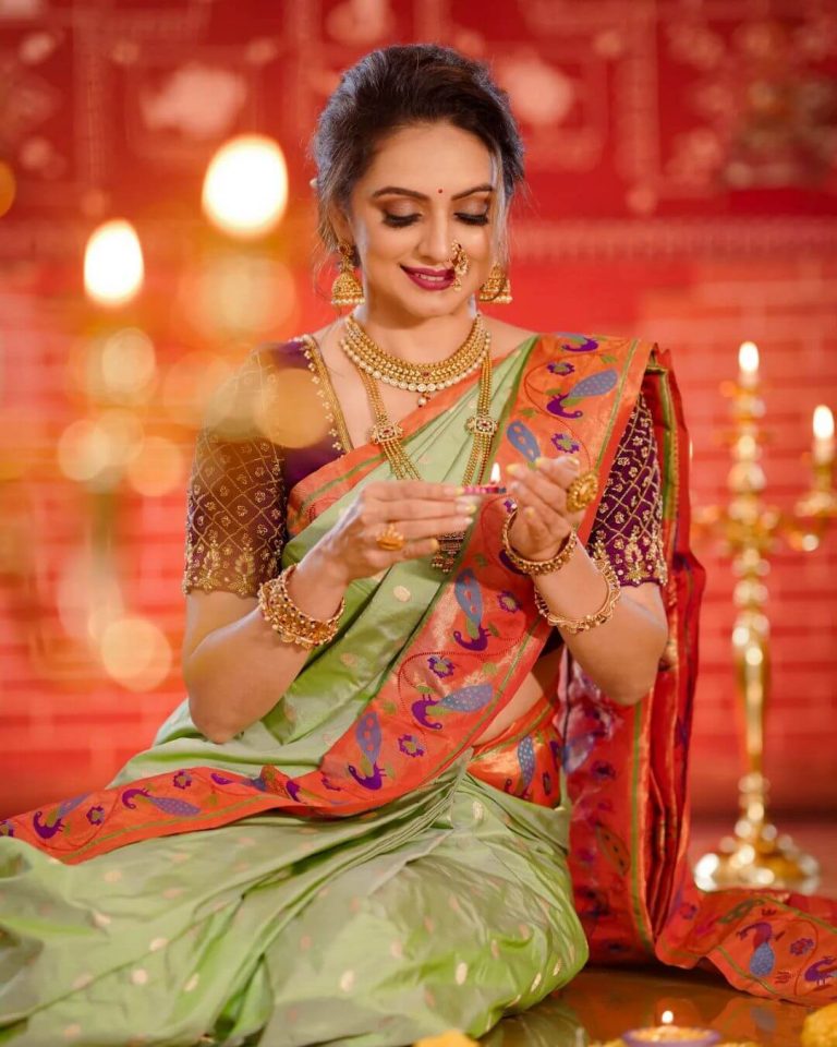 Marathi-Bae-Shruti-Marathe-Look-Beautiful-In-Green-&-Orange-Nauvari ...
