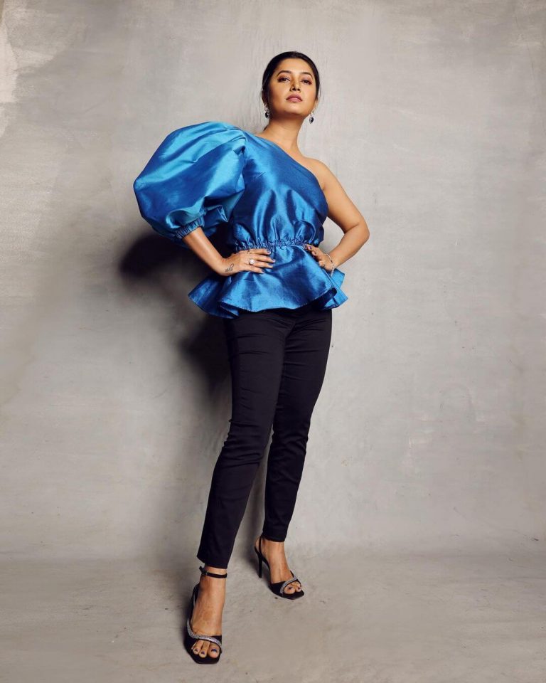 Prajakta Mali Outfits And Looks - K4 Fashion