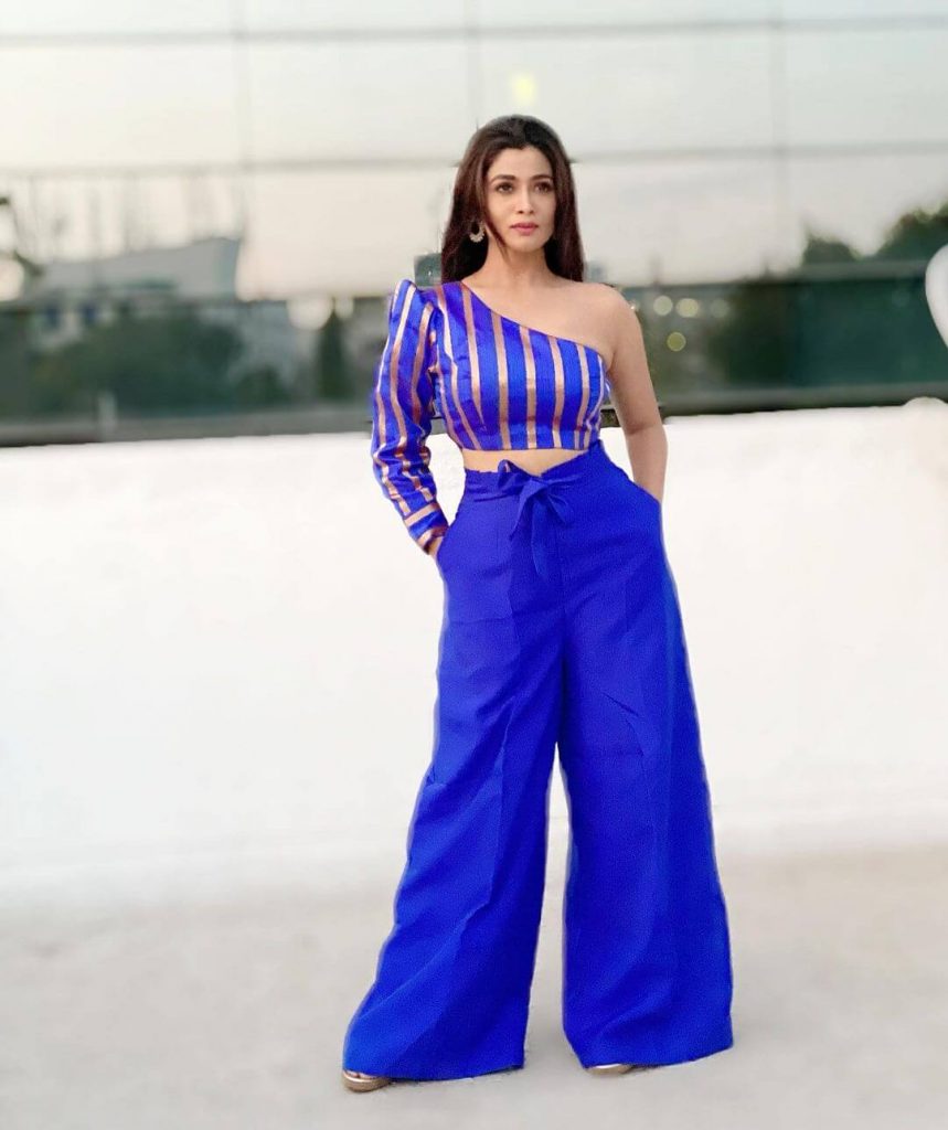 Ruchita Jhadav Elegant Outfits And Looks - K4 Fashion