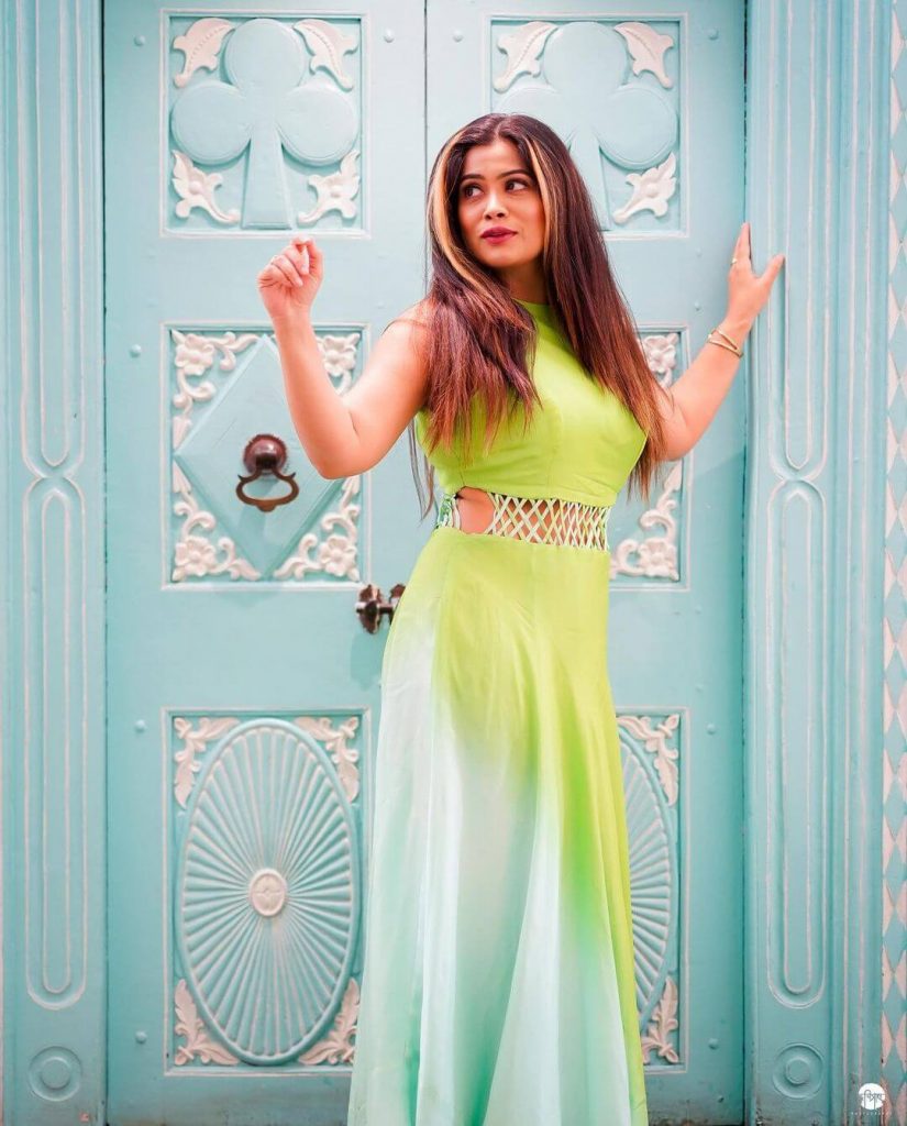 Ruchita Jhadav Elegant Outfits And Looks - K4 Fashion
