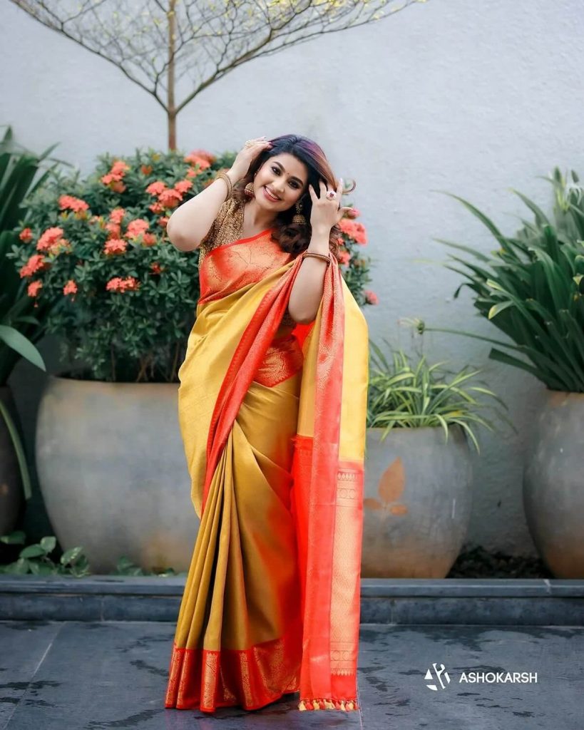 Sneha Stunning Traditional Looks And Outfits - K4 Fashion