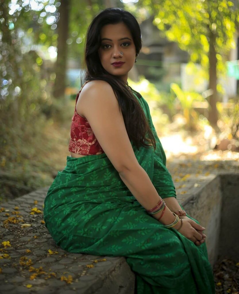 Spruha Joshi Classy Outfits And Looks - K4 Fashion