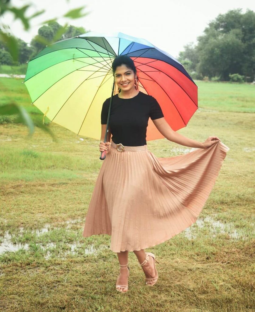 Suruchi Adarkar Latest Fashion, Looks And Outfits - K4 Fashion