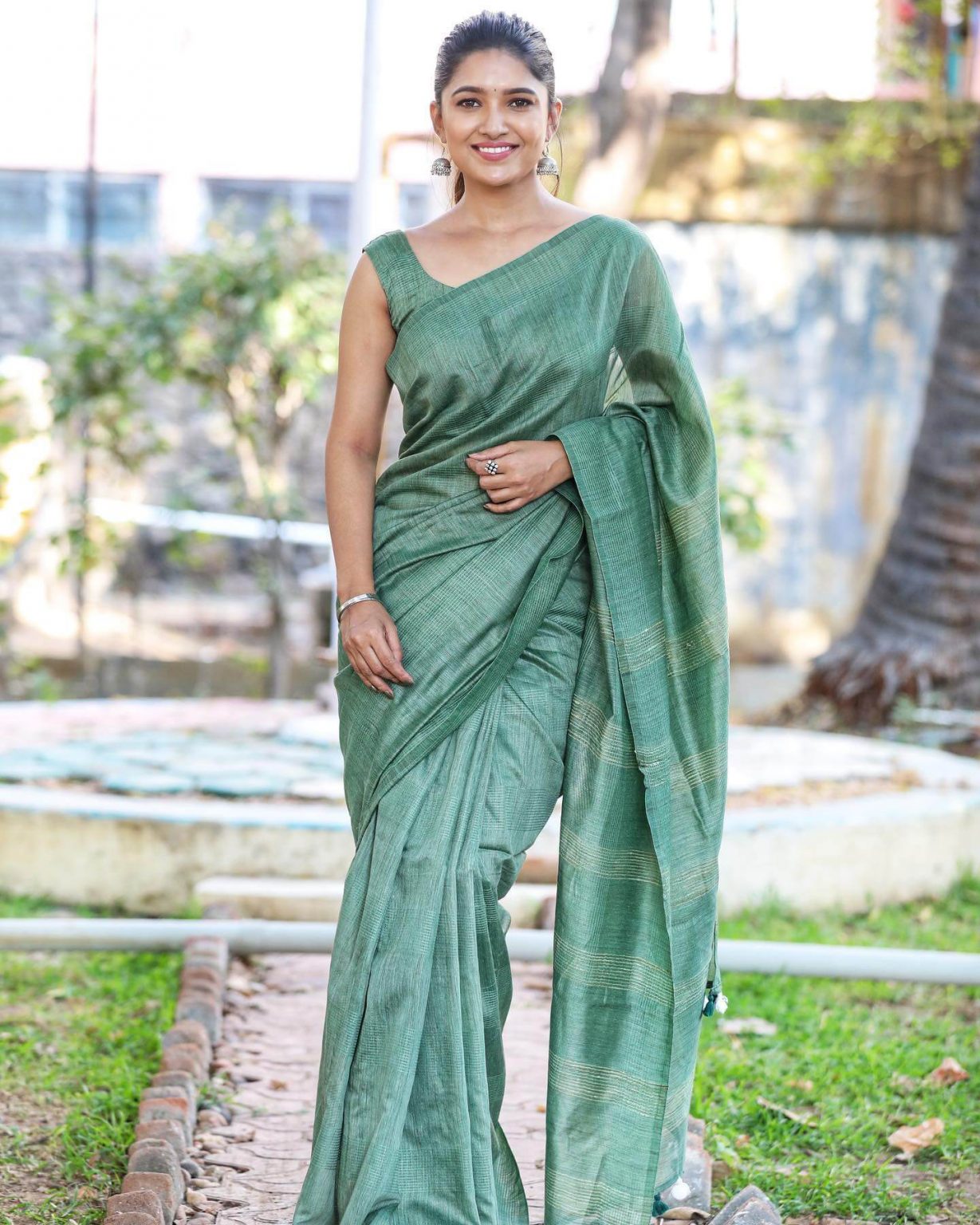Vani Bhoja Inspired Traditional Outfits And Looks - K4 Fashion