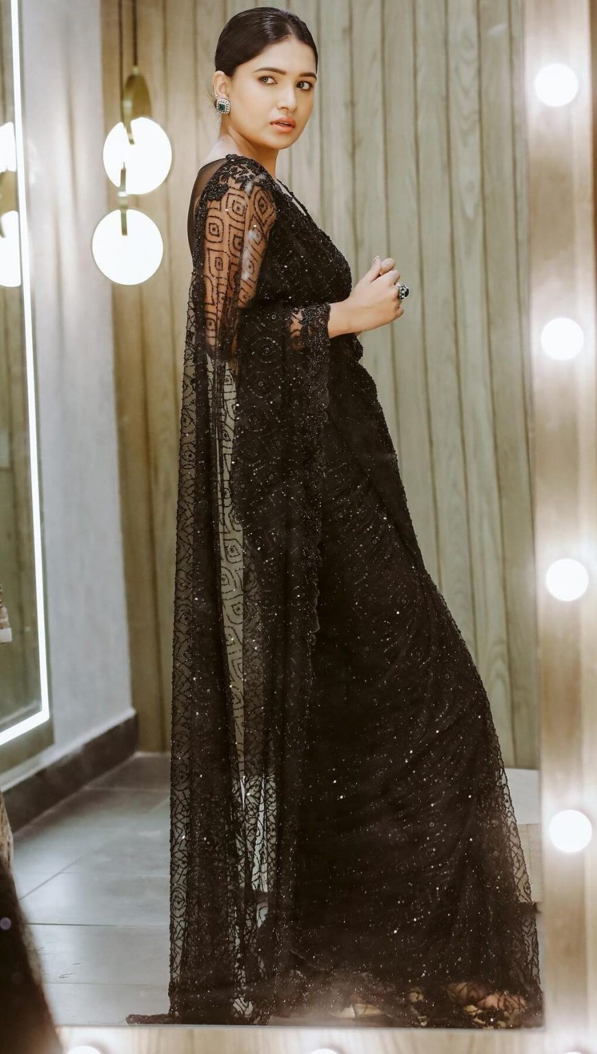 Vani Bhoja Inspired Traditional Outfits And Looks - K4 Fashion