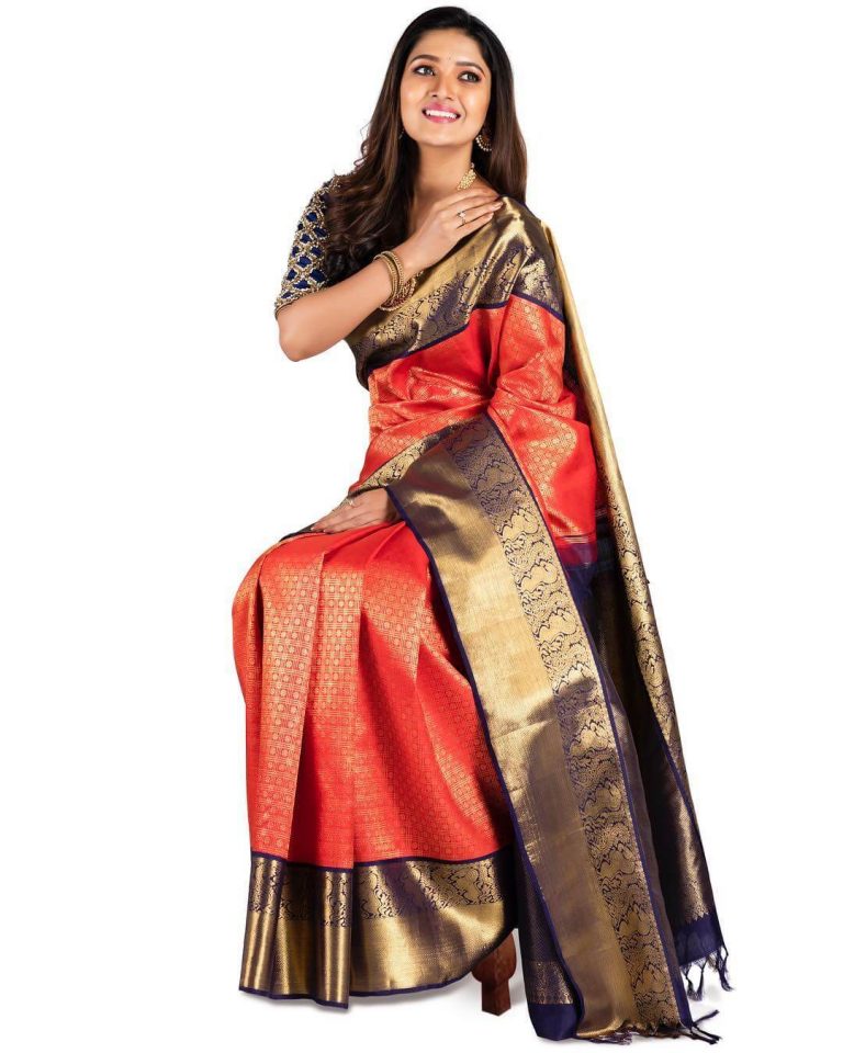 Vani Bhoja Inspired Traditional Outfits And Looks - K4 Fashion