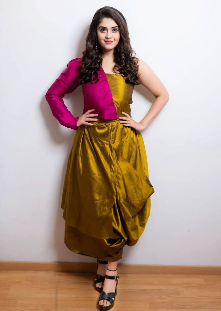 Surbhi Puranik Lovely Outfits And Pretty Looks - K4 Fashion