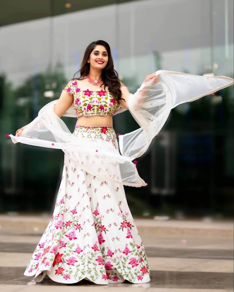 Surbhi Puranik Lovely Outfits And Pretty Looks - K4 Fashion
