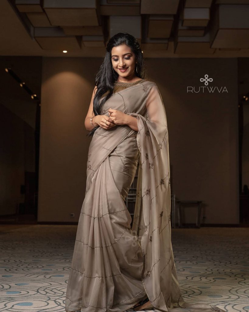 Alphy Panjikaran Elegant Outfits And Looks - K4 Fashion
