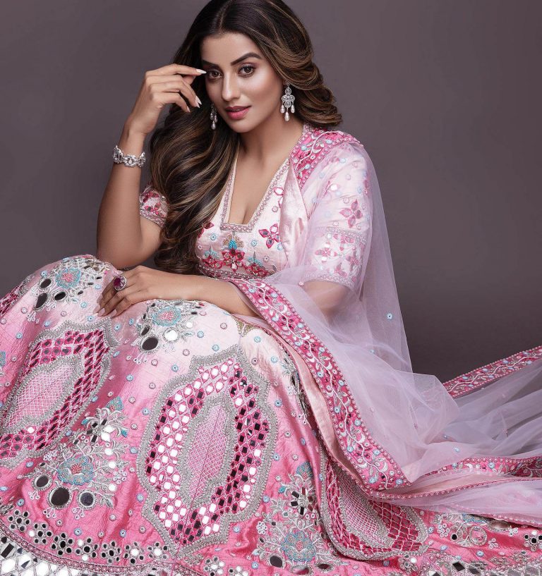 Akshara Singh Traditional Outfits And Looks - K4 Fashion