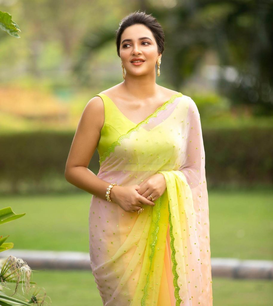 Bengali Actress Subhashree Ganguly In Ethnic, Western Outfits - K4 Fashion