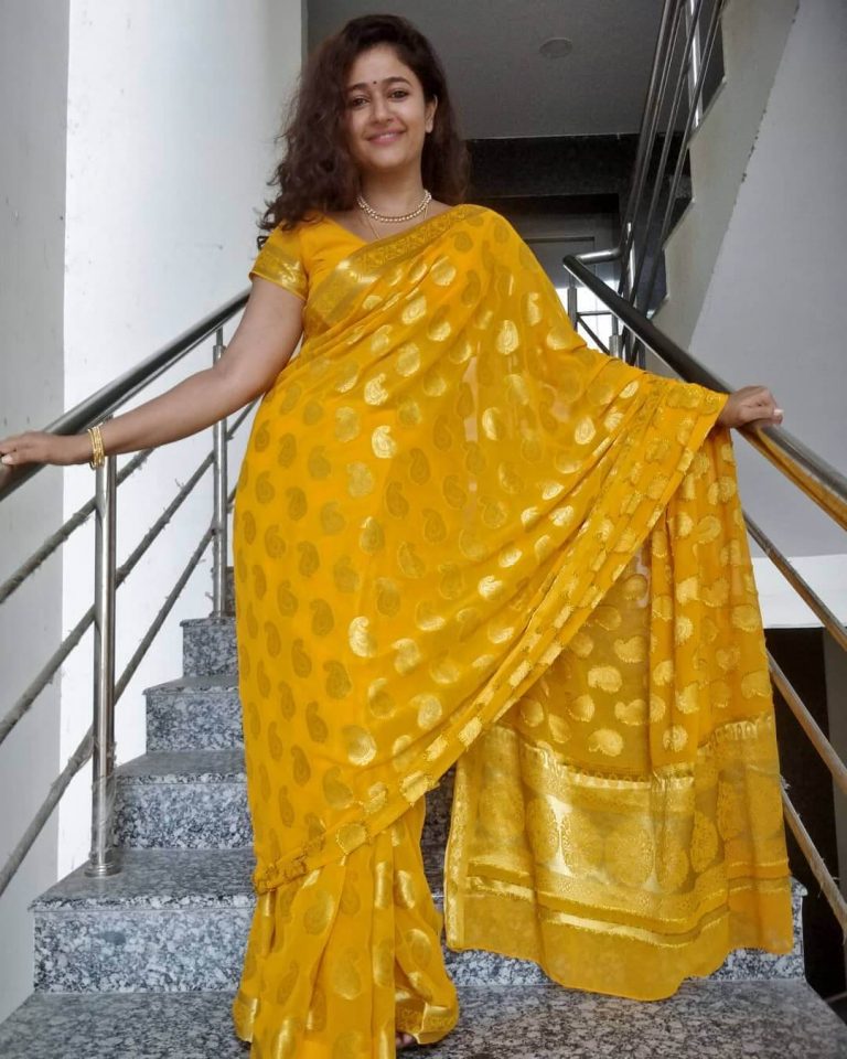 Poonam Bajwa Peppy Indian And Western Outfits - K4 Fashion