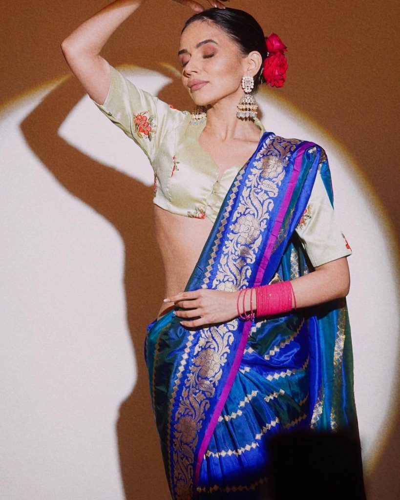 YouTuber Komal Pandey Stunning Traditional Outfits And Looks - K4 Fashion