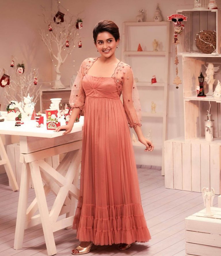 South Actress Mahima Nambiar Festive Outfits And Looks - K4 Fashion