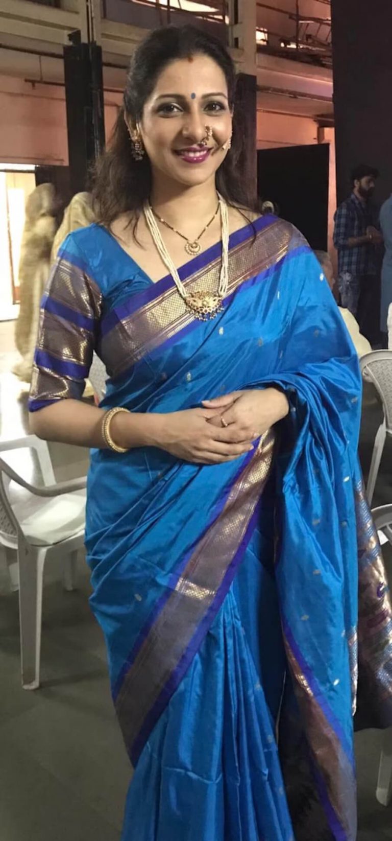marathi-actress-madhura-velankar-gorgeous-look-in-blue-saree-with ...
