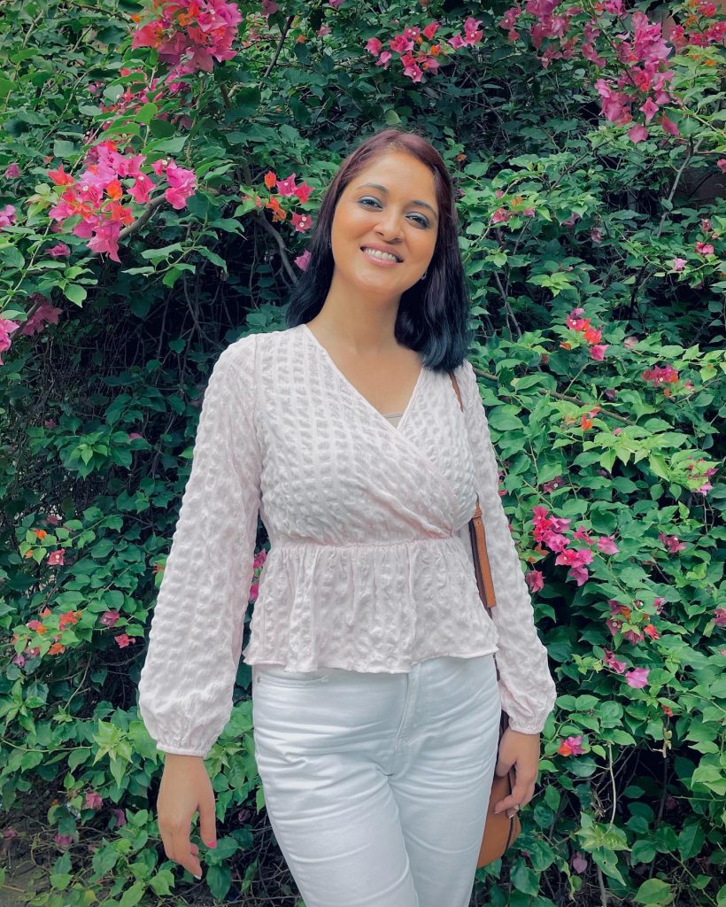 Parvathi Nirban Stylish Outfits And Looks - K4 Fashion