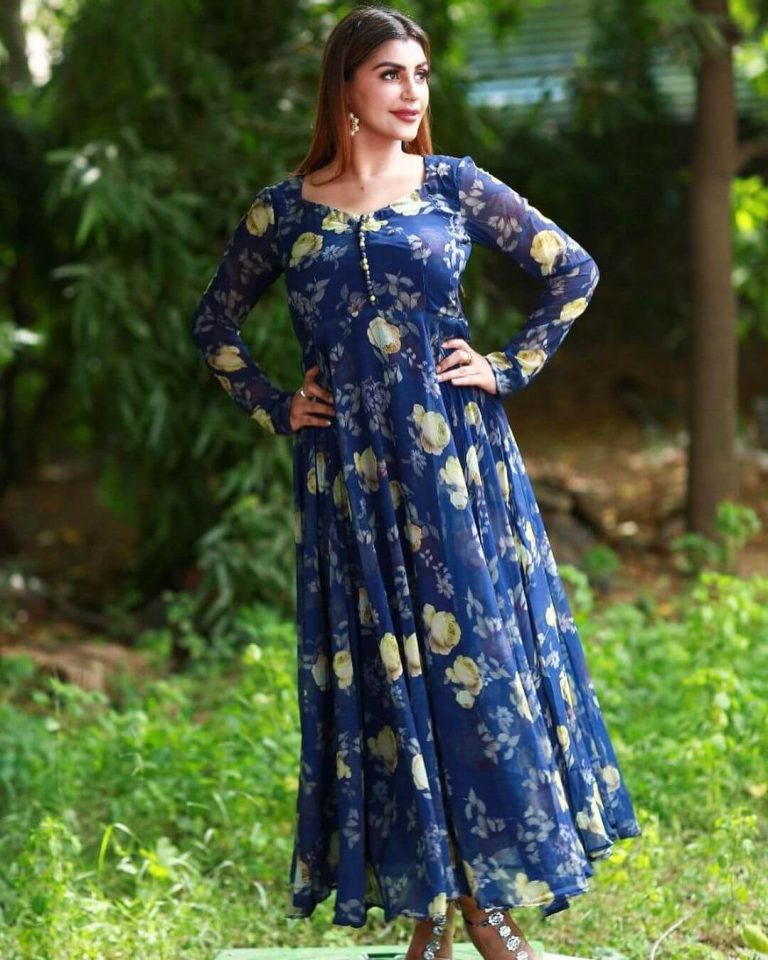 Yashika Aannand Style Secrets - K4 Fashion
