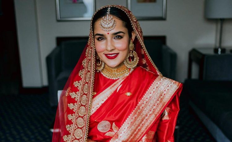 Angira Dhar Outfits, Style And Fashion - K4 Fashion