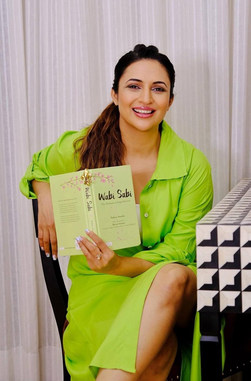 Divyanka Tripathi Desi-Modern Wardrobe Outfits And Looks - K4 Fashion
