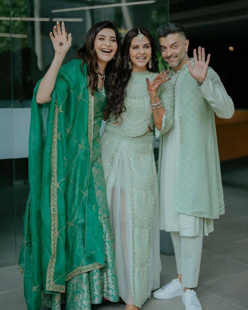 Dalljiet Kaur And Nikhil Patel's Wedding Pics - K4 Fashion